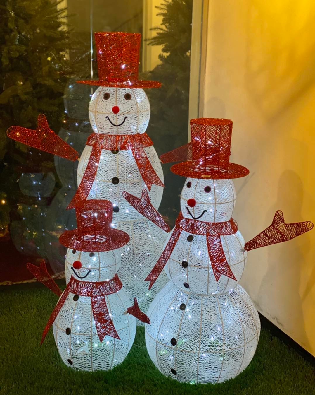 “Deck the Halls: Christmas Decor Roundup” – Yamu.lk